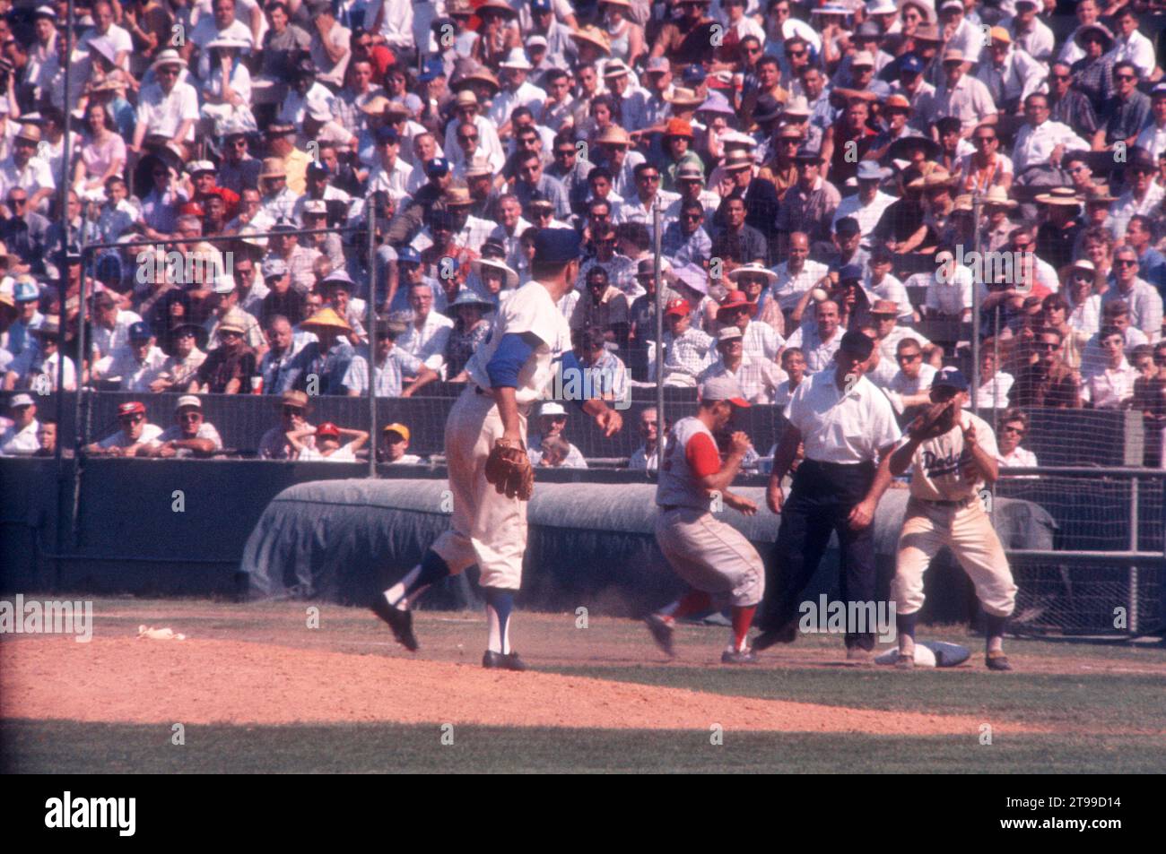 LOS ANGELES, CA - JULY 9: Pitcher Ron Perranoski #16 of the Los Angeles ...