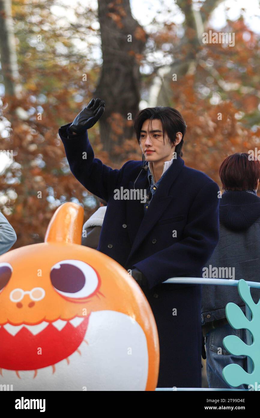 Enhypen band hi-res stock photography and images - Alamy