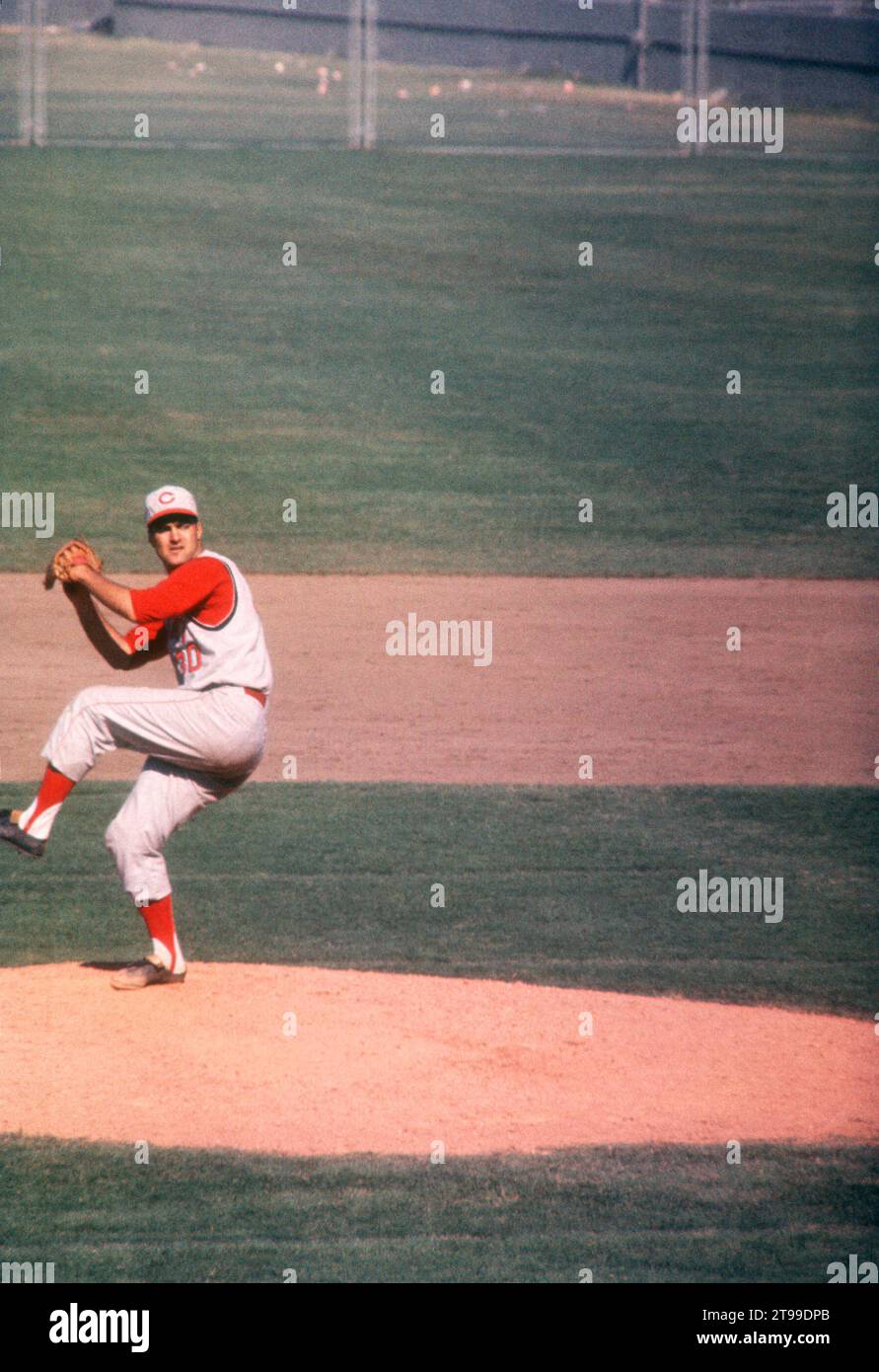LOS ANGELES, CA - JULY 9: Pitcher Joey Jay #30 of the Cincinnati Reds ...
