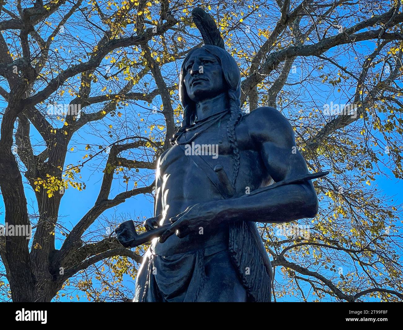 Plymouth, Massachusetts, USA. 23rd Nov, 2023. A statue of Massasoit ...