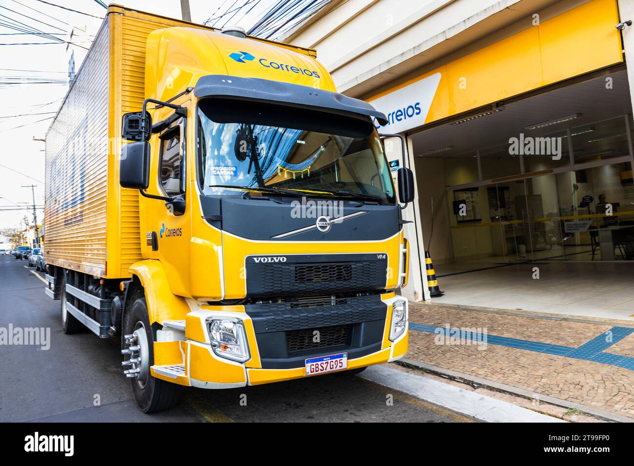Volvo truck sign hi-res stock photography and images - Alamy