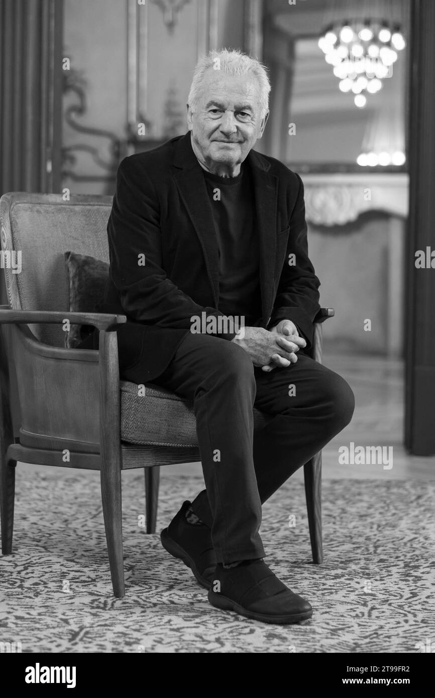 Singer Victor Manuel poses during the portrait session at the Palacio ...