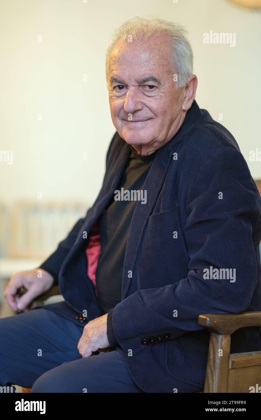 Singer Victor Manuel poses during the portrait session at the Palacio ...