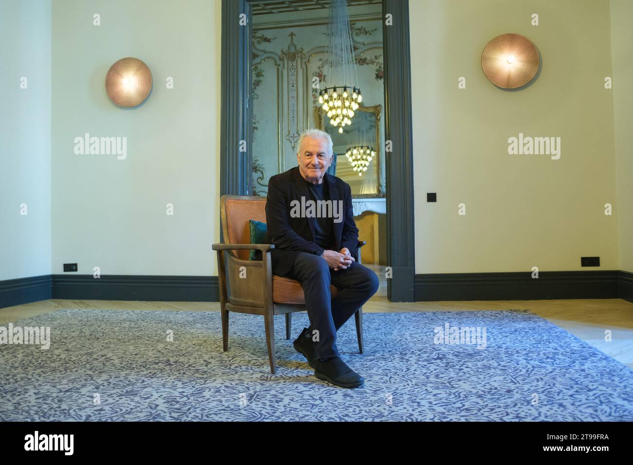 Singer Victor Manuel poses during the portrait session at the Palacio ...