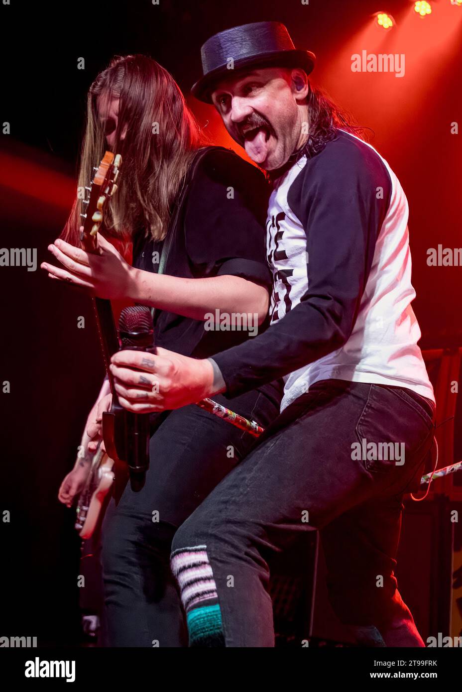 Lead guitar adam thistlewaite massive wagons hi-res stock photography ...