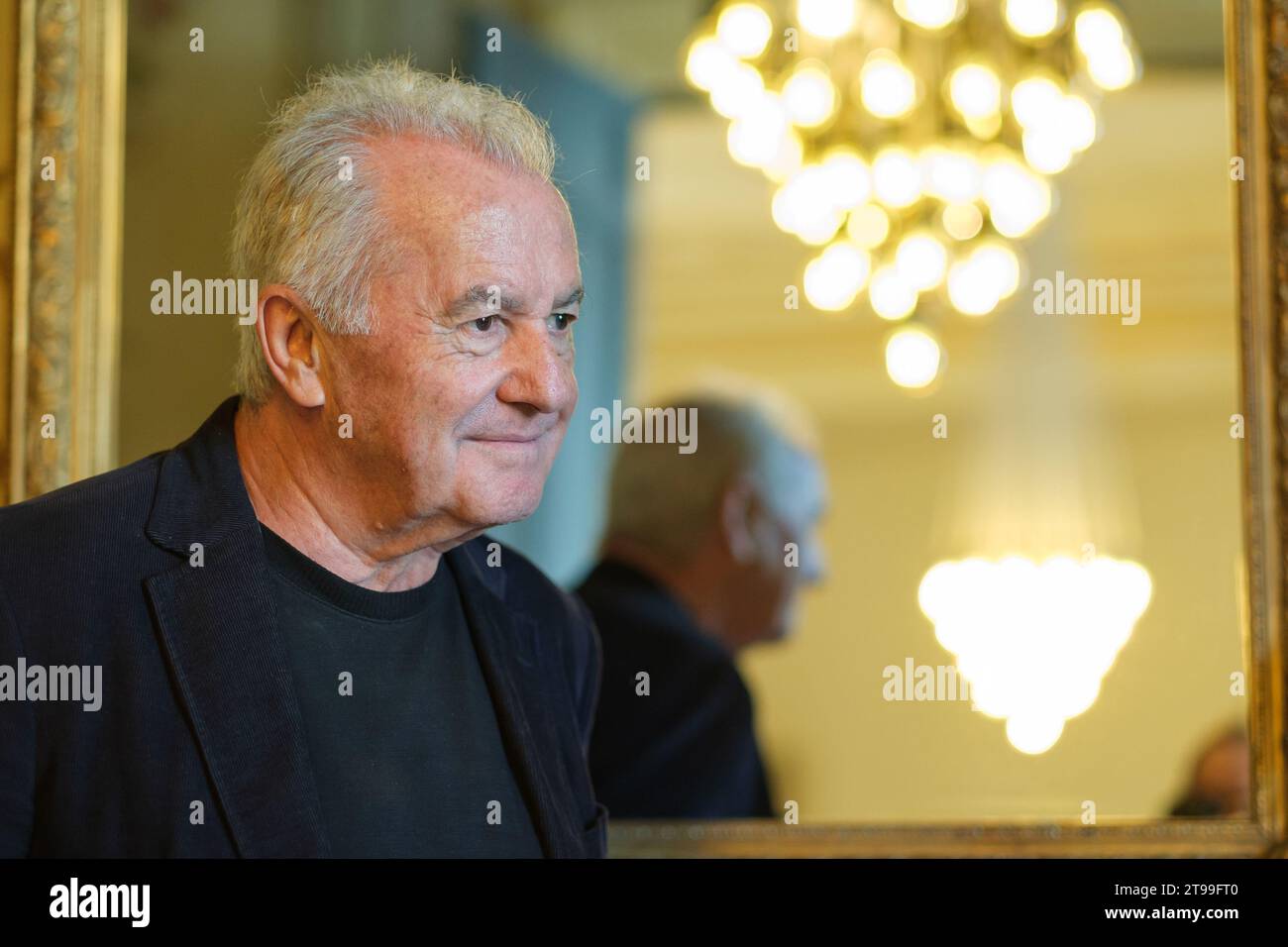 Singer Victor Manuel poses during the portrait session at the Palacio ...