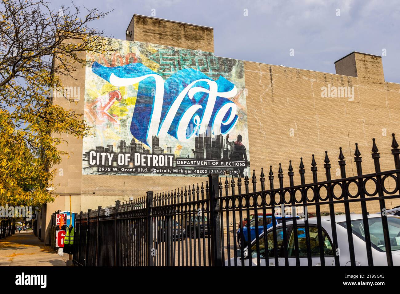 Graffiti on commercial building hi-res stock photography and images - Alamy