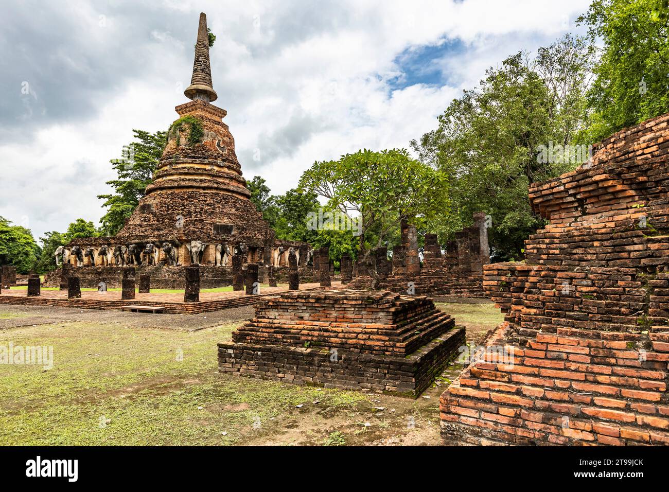 Sukhothai Historical Park, Wat Chang Lom, elephant statues at platform ...