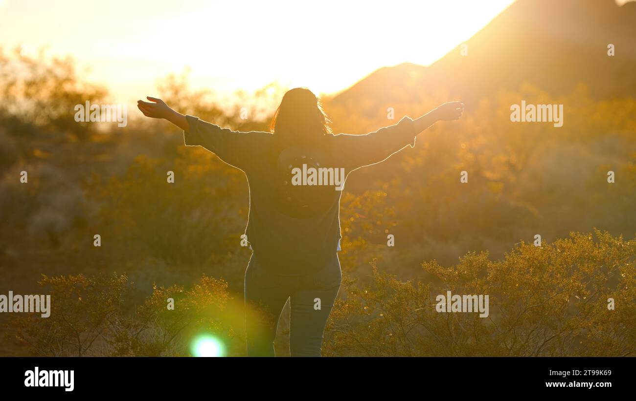 Native american dancing in sun hi-res stock photography and images - Alamy