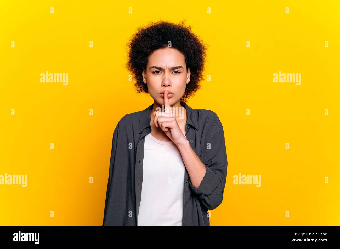 Woman hand on lips quite hi-res stock photography and images - Alamy