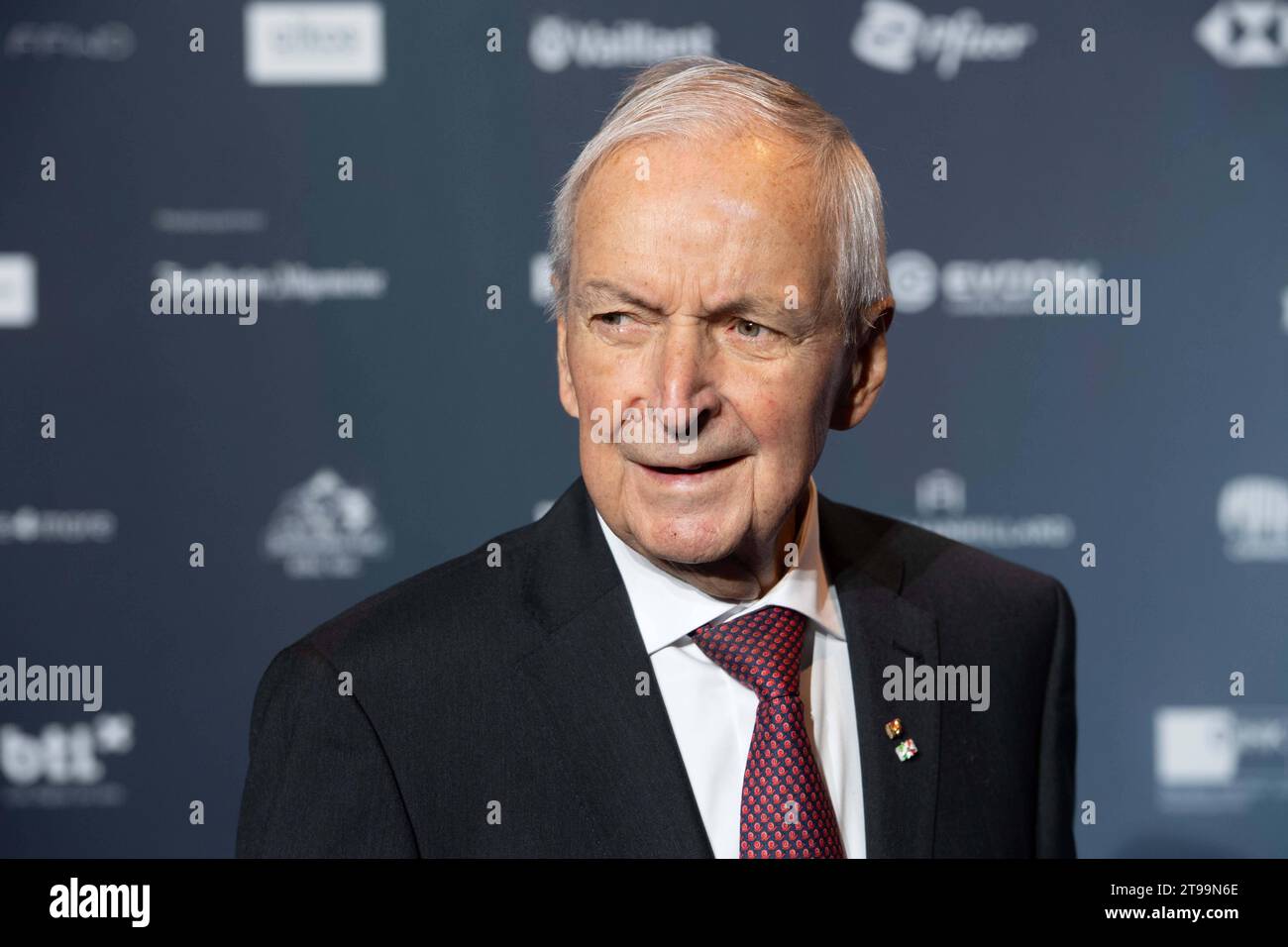 Prof. Klaus TOEPFER, Töpfer, Roter Teppich, Red Carpet Show, Ankunft ...