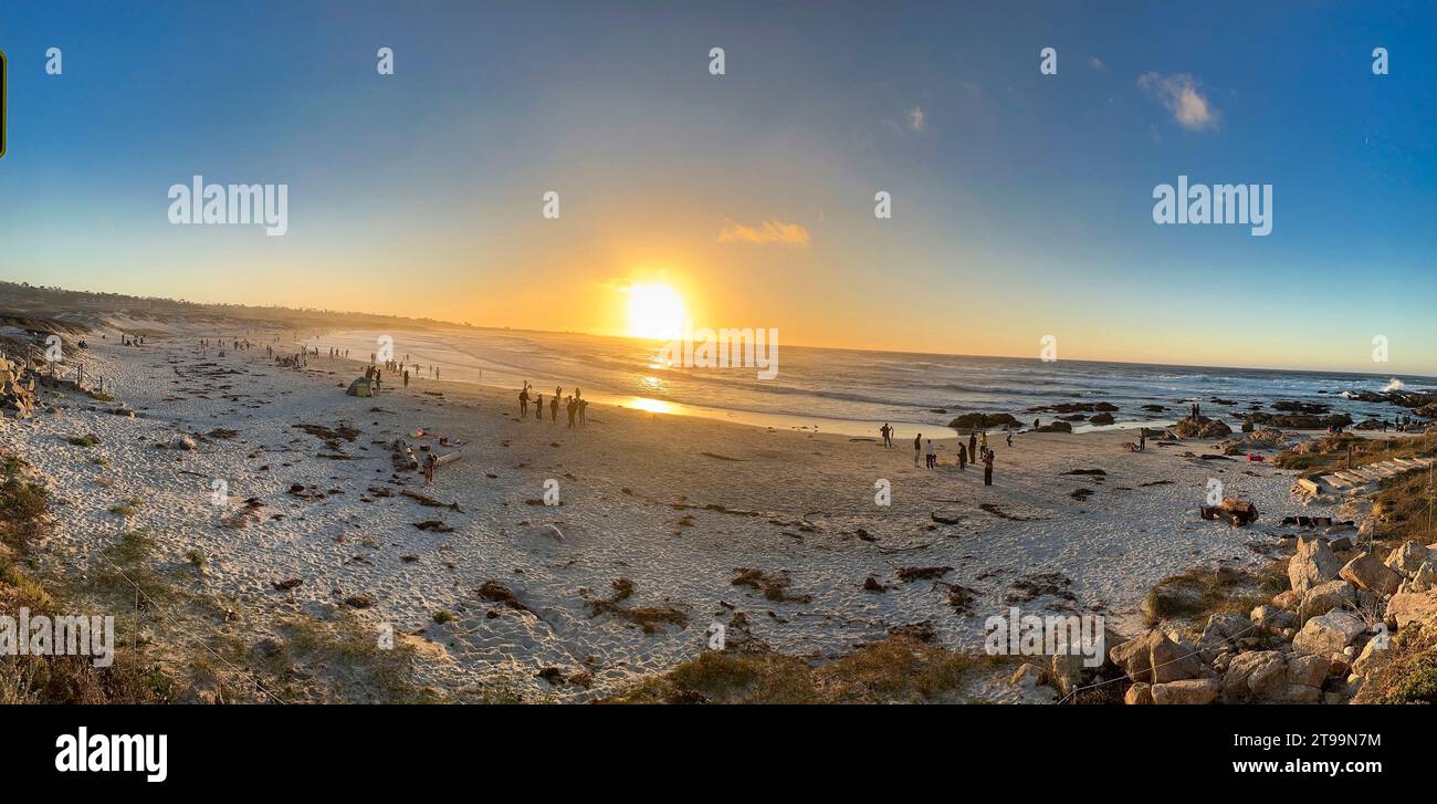 Pacific Grove, CA, USA. 23rd Nov, 2023. Thanksgiving day on the West ...