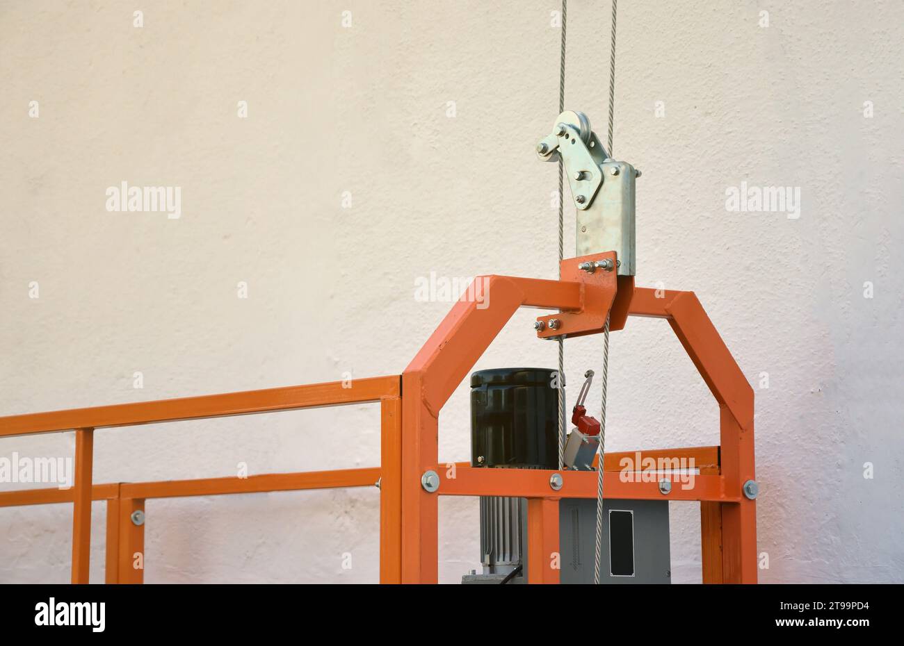 Hoist supply and safety lock as part of suspended wire rope platform ...
