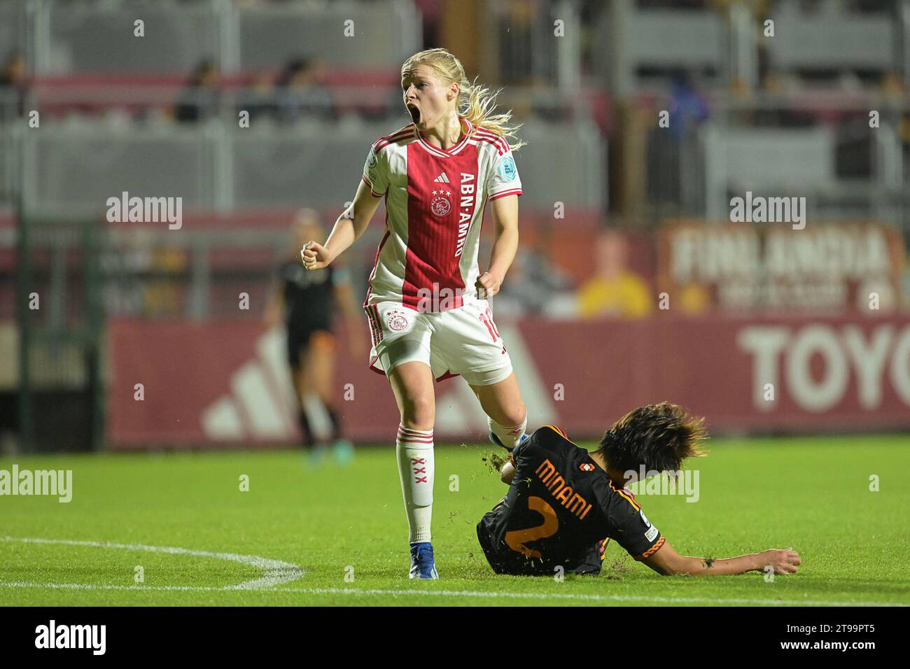 Moeka minami hi-res stock photography and images - Alamy