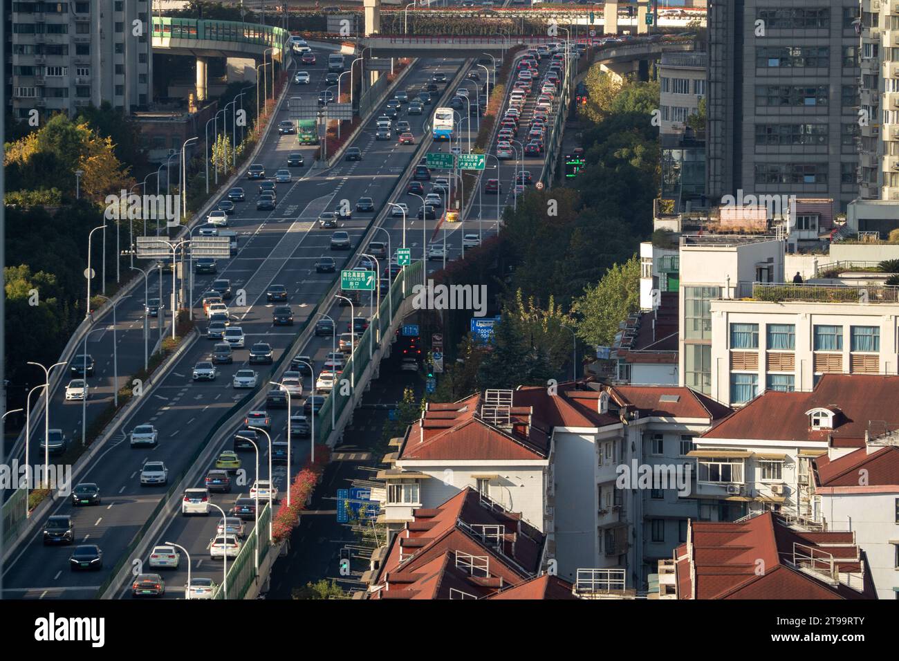 SHANGHAI, CHINA - NOVEMBER 24, 2023 - Traffic jams on the elevated ...