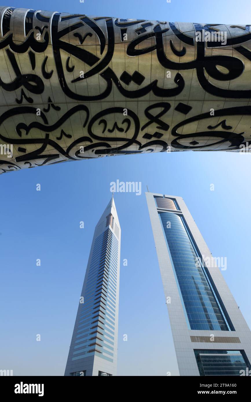Building balcony dubai hi-res stock photography and images - Alamy