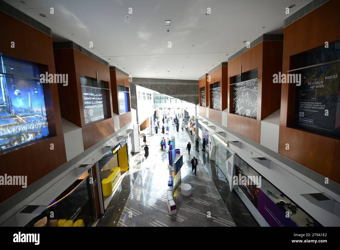 Emirates towers shopping boulevard hi-res stock photography and images ...