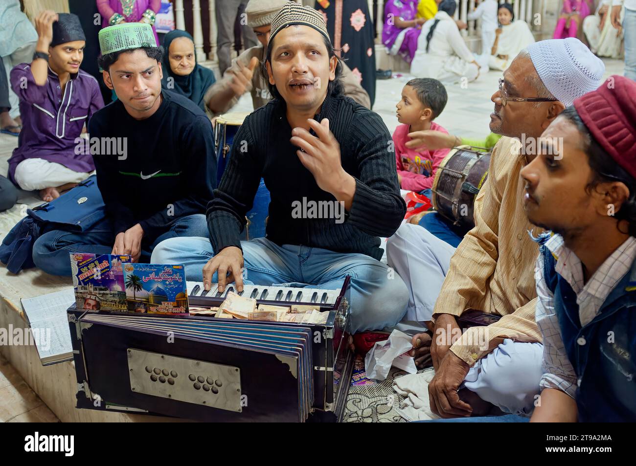 Qawwali musicians at Haji Ali Dargah and Mosque in Worli, Mumbai, India ...