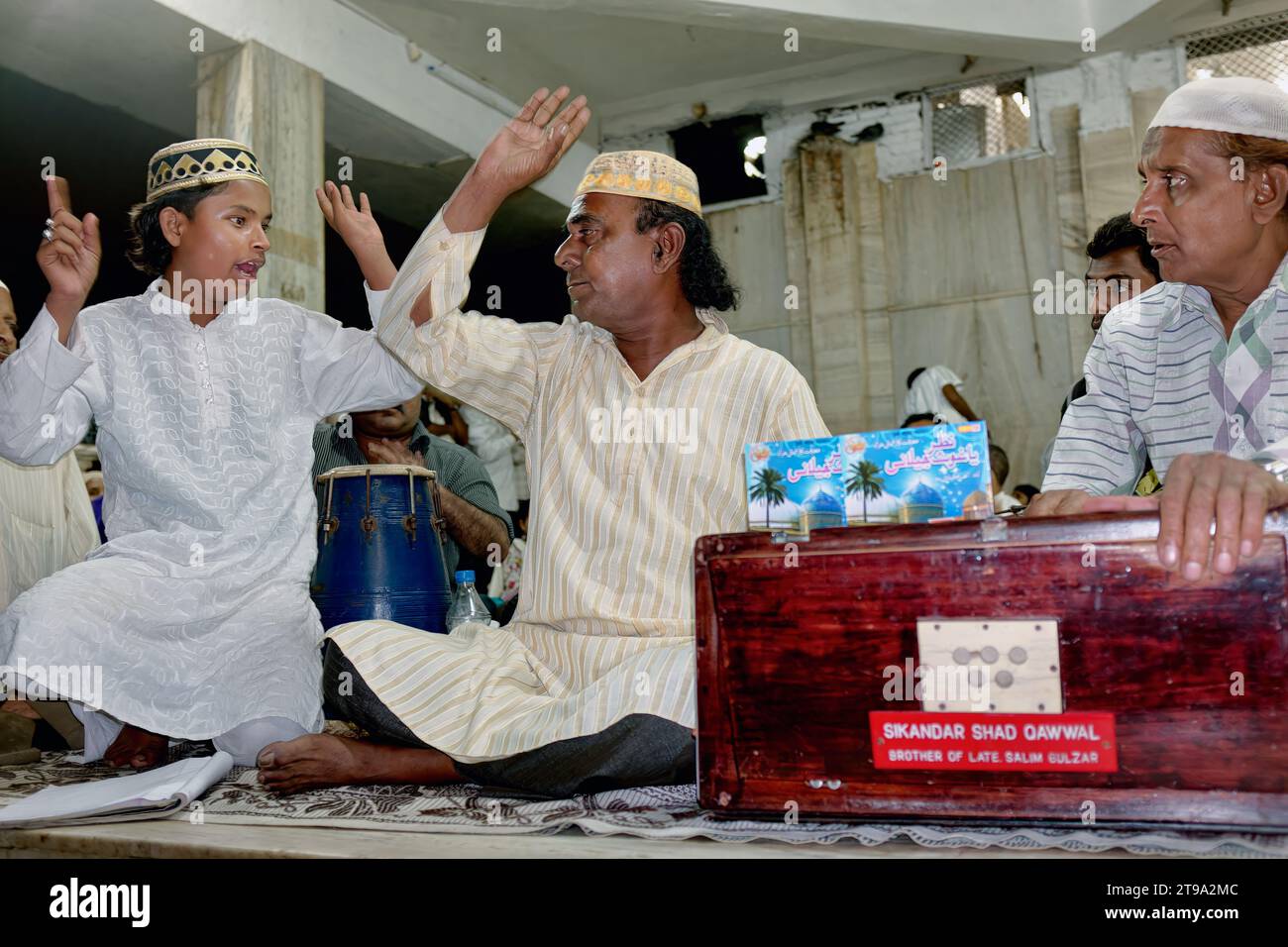 Qawwali musicians at Haji Ali Dargah and Mosque in Worli, Mumbai, India ...