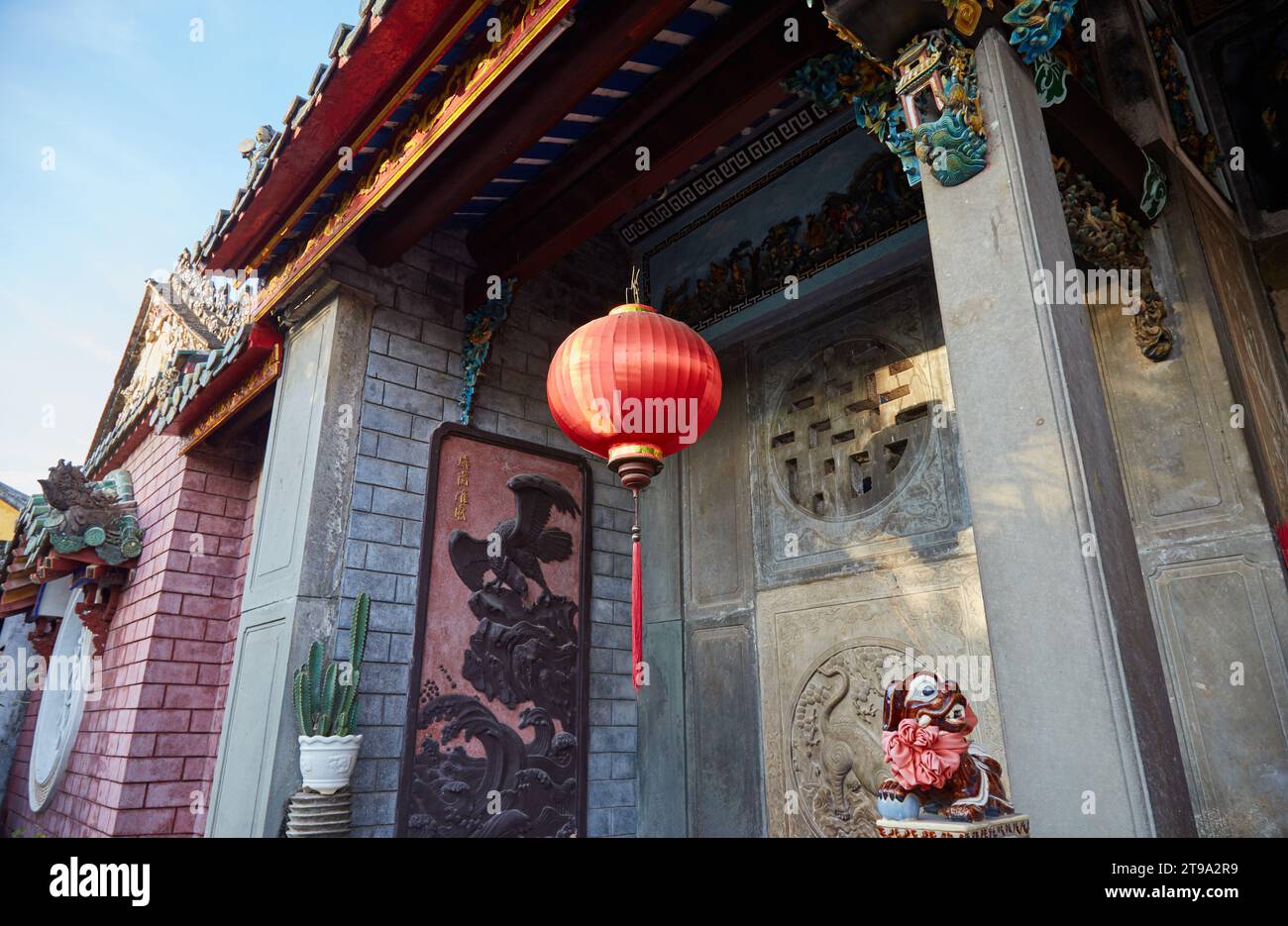 The Fujian Assembly Hall in Hoi An Ancient Town Stock Photo - Alamy