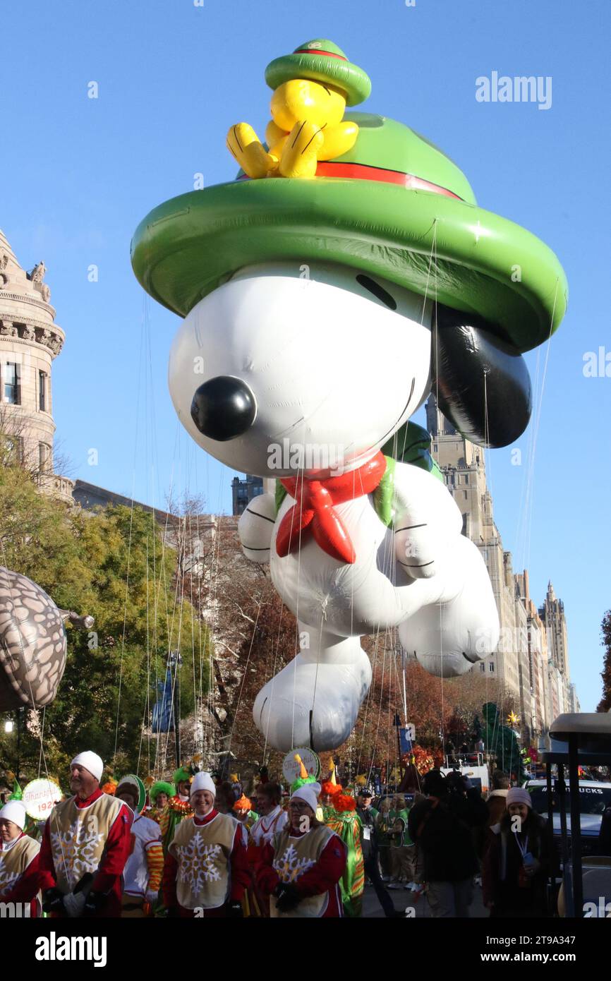 New York, NY, USA. 23rd Nov, 2023. Beagle Scout Snoopy at the 2023 Macy ...