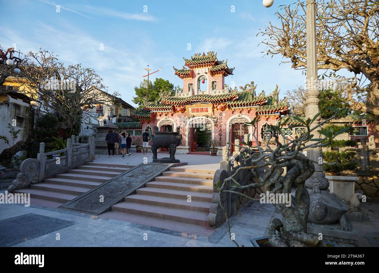 The Fujian Assembly Hall in Hoi An Ancient Town Stock Photo - Alamy