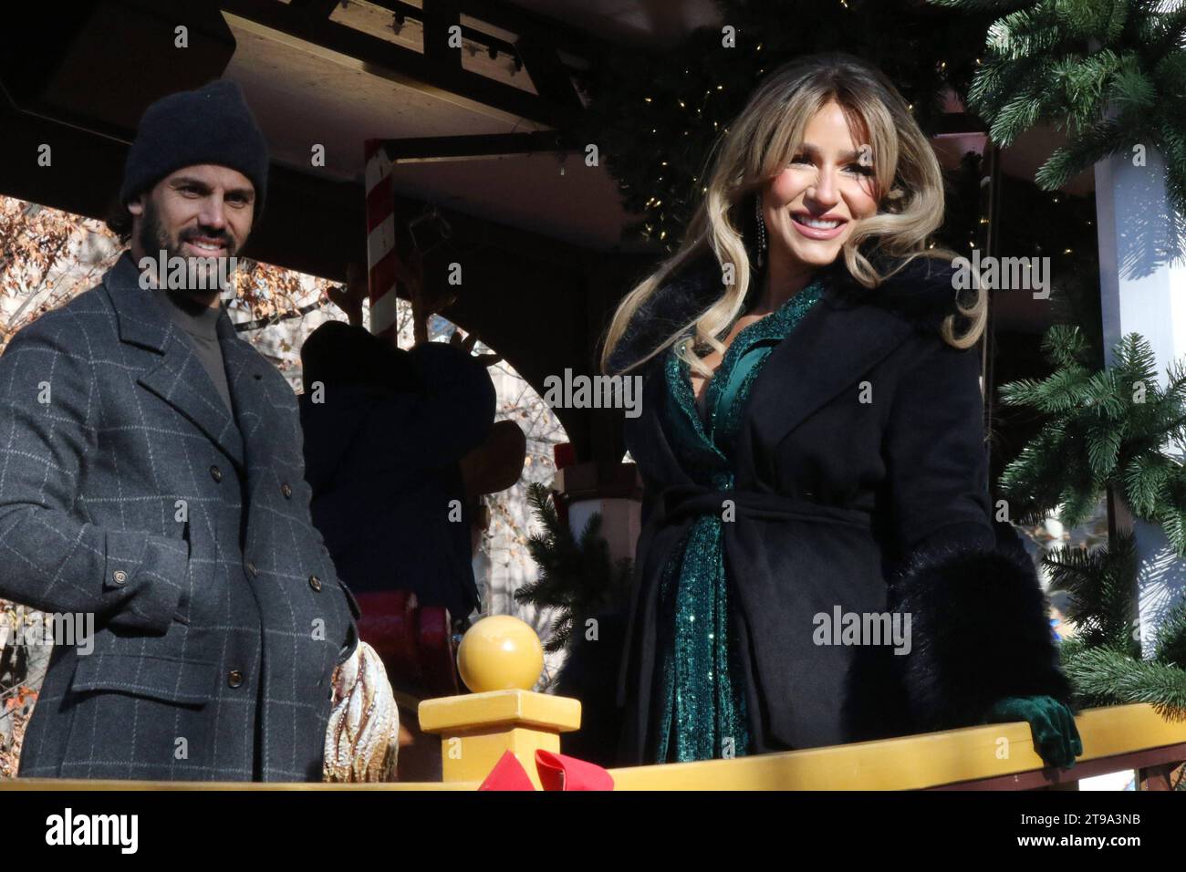 NEW YORK, NY - NOVEMBER 23: Erick Decker and Jessie James Decker at the ...