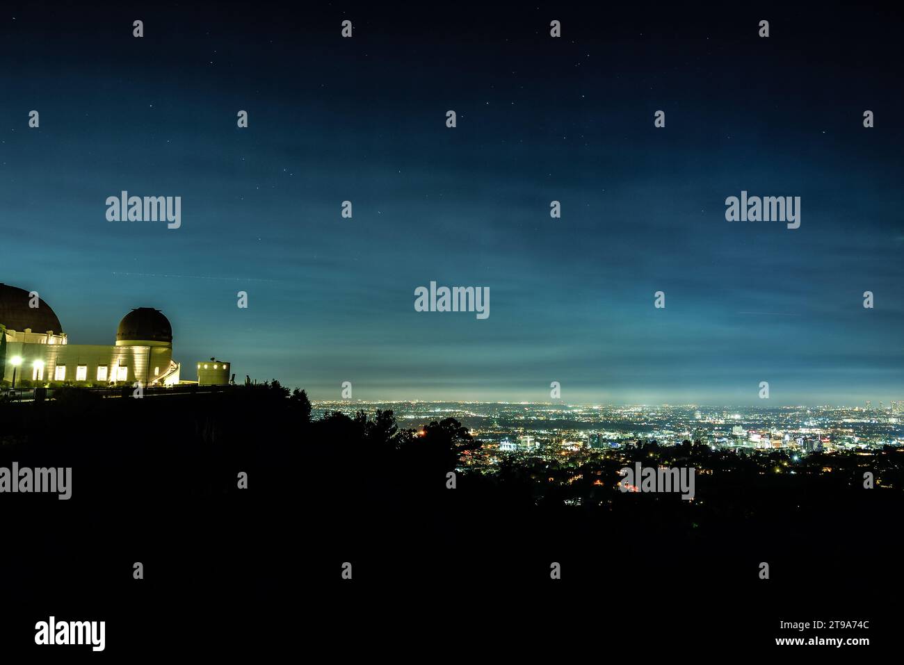 Night View of the Griffith Observatory on Mount Holywood and Los ...