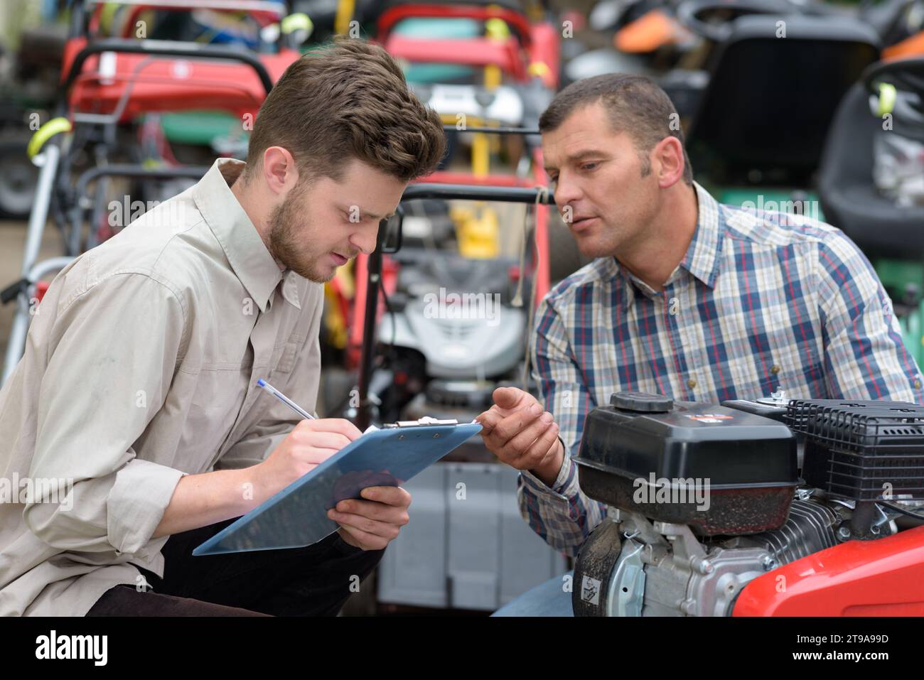 Lawn mower sharpening hi-res stock photography and images - Alamy