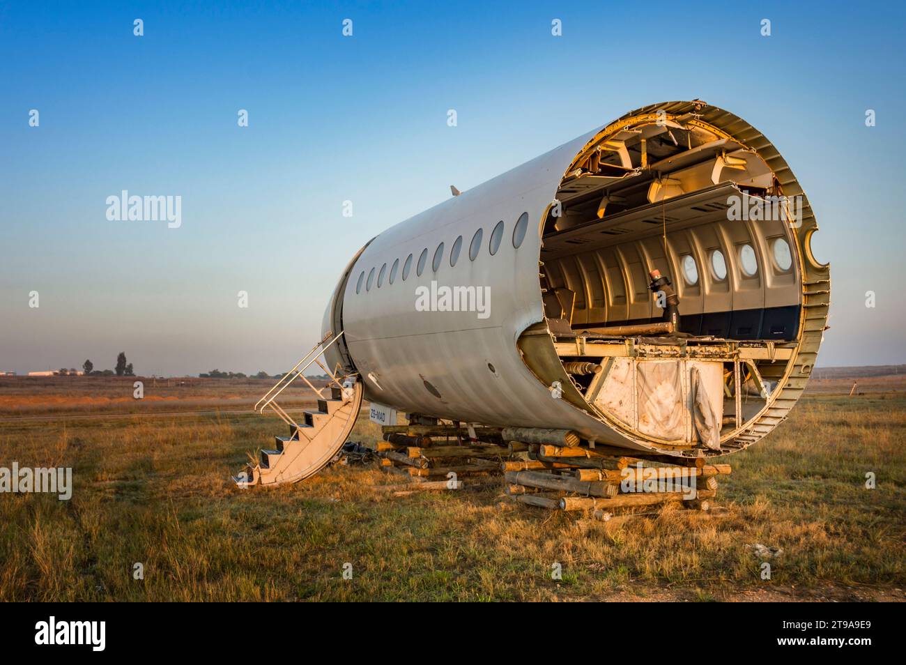 Airplane skeletons hi-res stock photography and images - Alamy