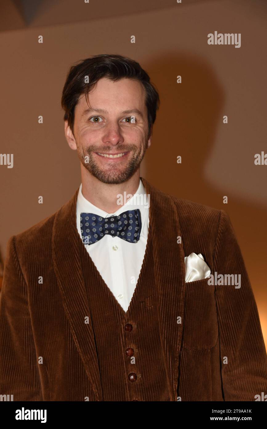 Jonathan Beck Schauspieler Muenchen 23.11.2023 Hofbraeukeller innere Wienerstrasse Benefiz ...