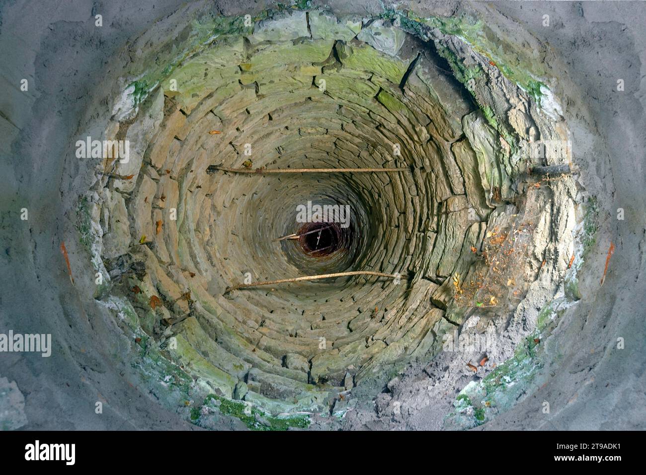 Historic draw well at the schoolhouse, Kuhnreuth, Upper Franconia ...