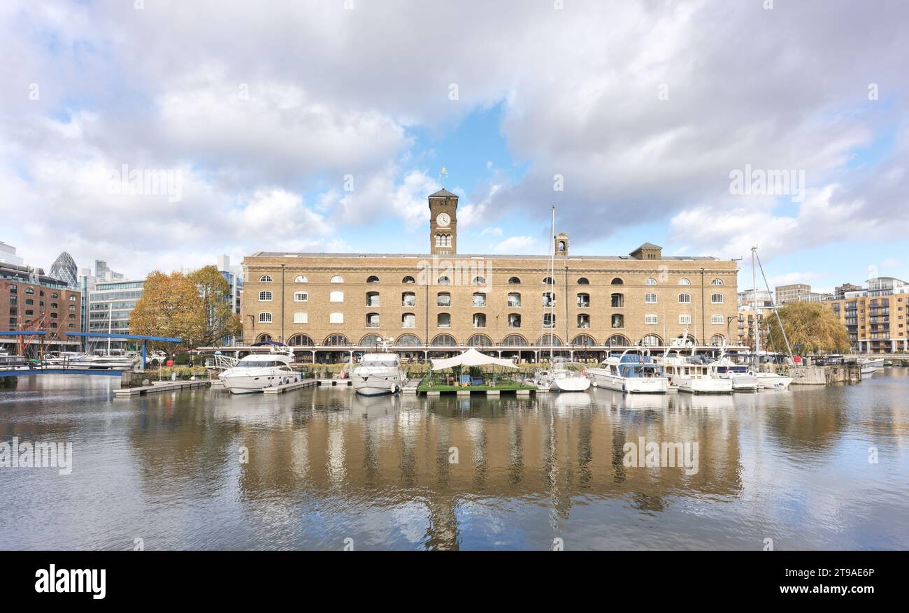 St katherine docks hi-res stock photography and images - Alamy