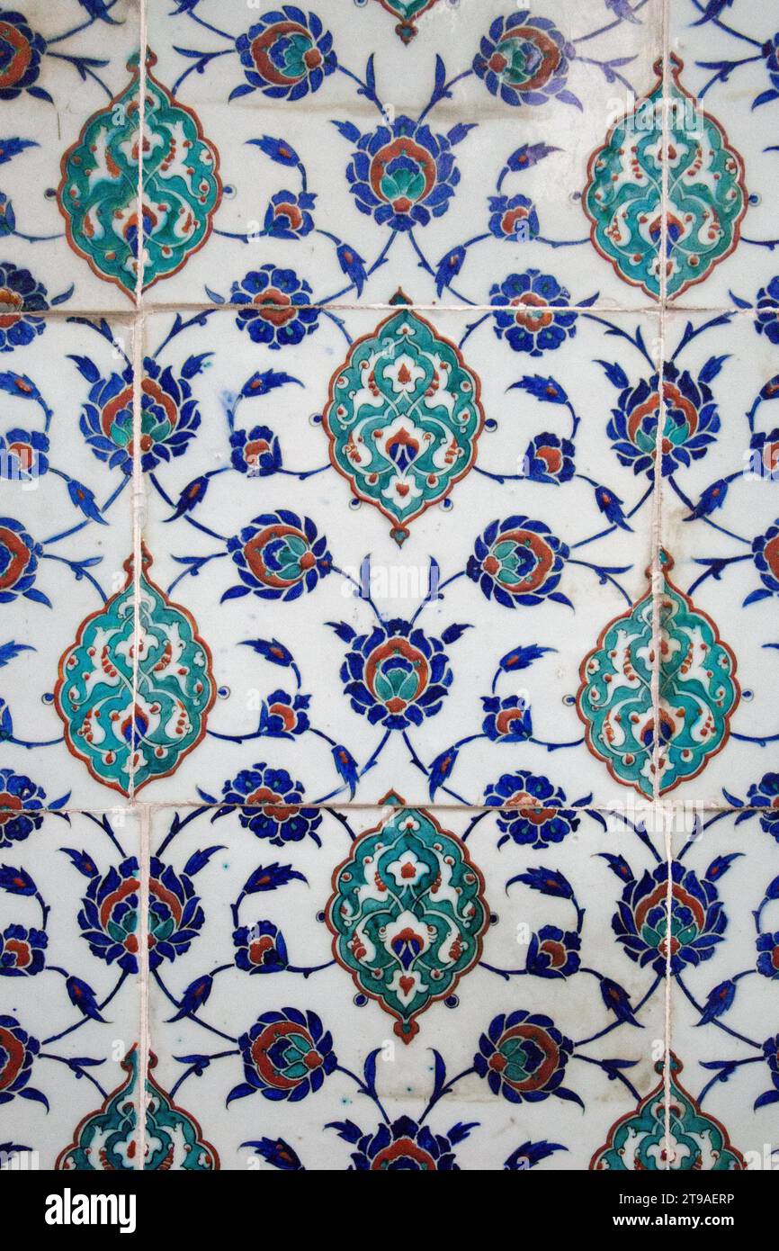 Ottoman time Turkish Tiles with patterns Stock Photo - Alamy