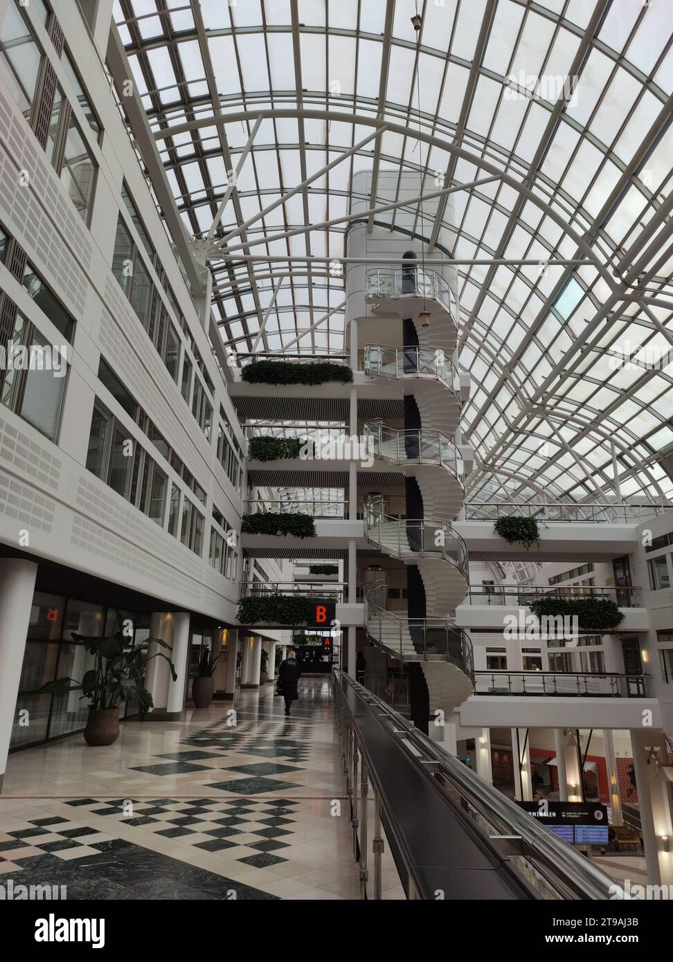 Elevatoring hi-res stock photography and images - Alamy