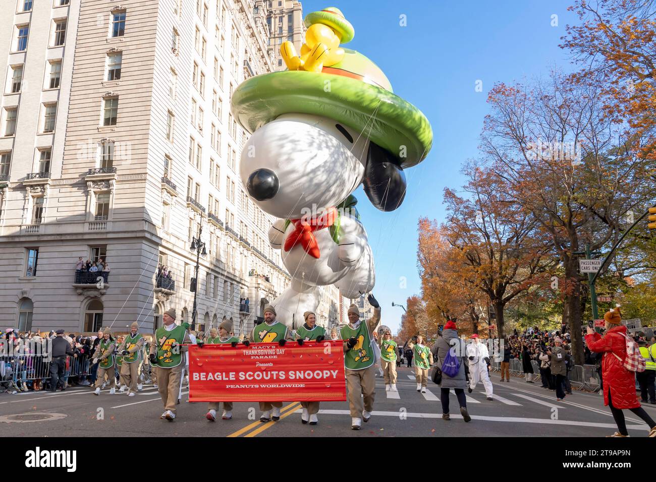 New York, United States. 23rd Nov, 2023. Beagle Scouts Snoopy balloon ...