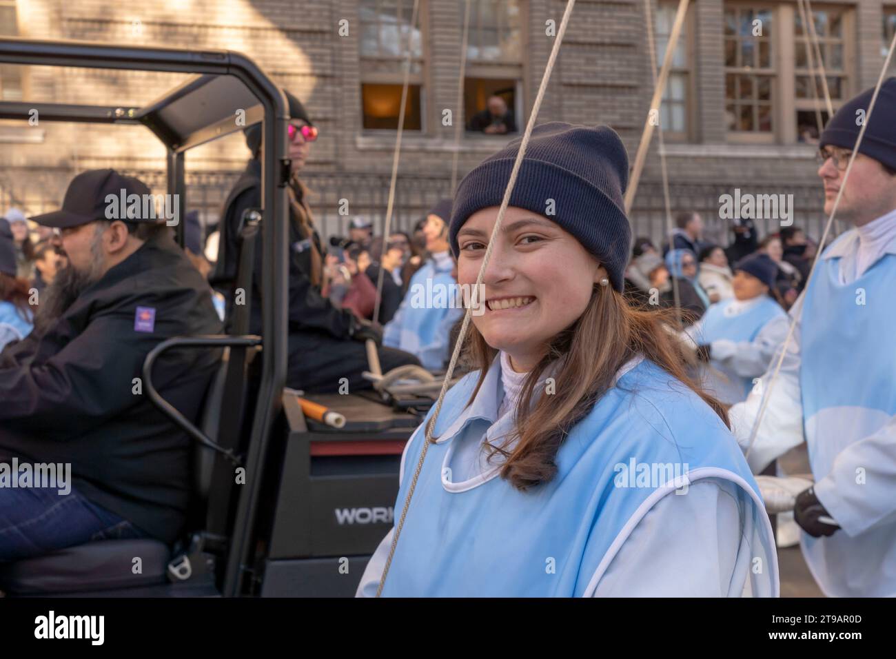 Balloon handler hi-res stock photography and images - Alamy