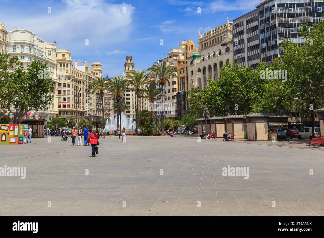 Modernist style structure hi-res stock photography and images - Alamy