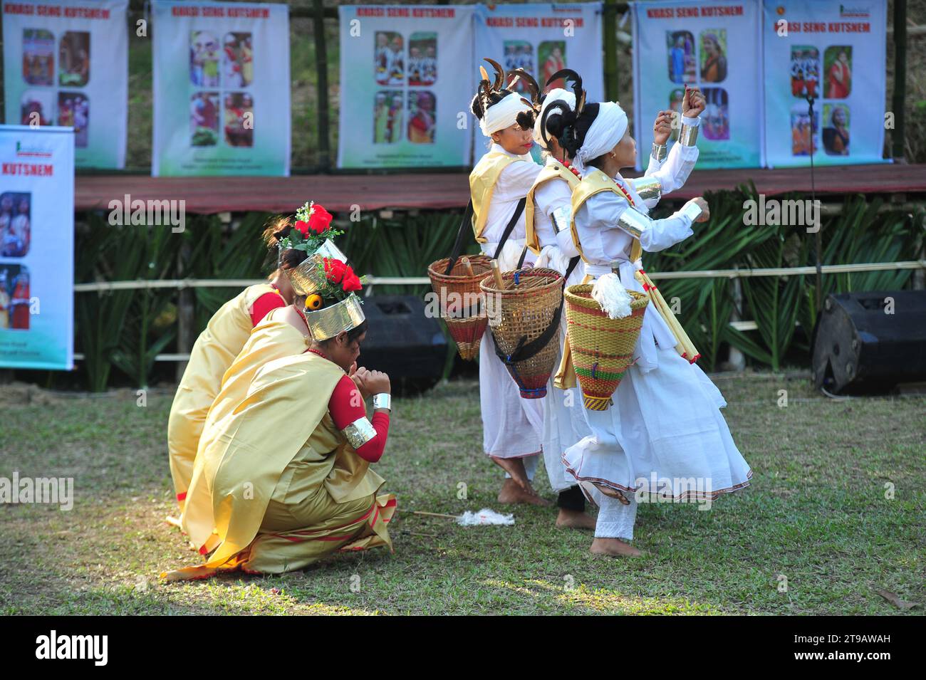 Sylhet, Bangladesh. 23rd November 2023. The Khasi Tribe dressed in ...