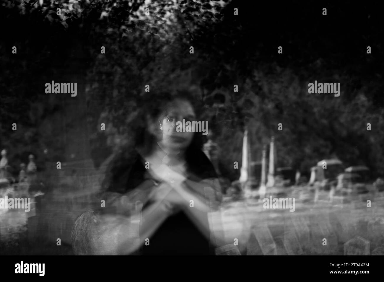 Woman ghost graveyard Black and White Stock Photos & Images - Alamy