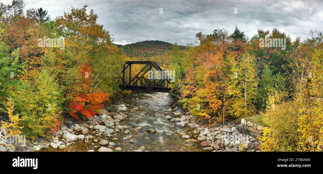 train bridge in Crawford Notch NH Stock Photo - Alamy