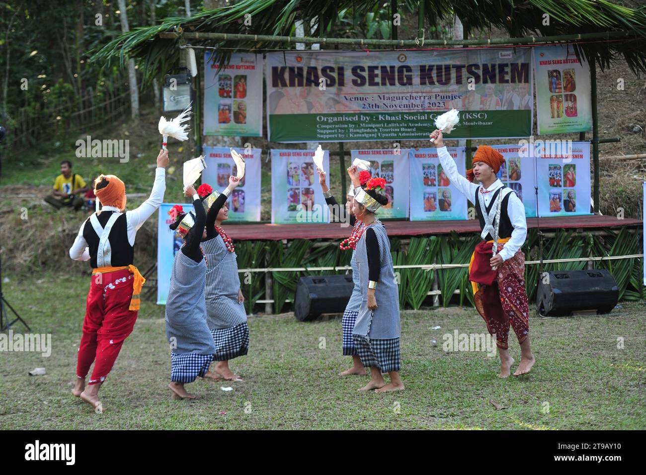Sylhet, Bangladesh. 23rd November 2023. The Khasi Tribe dressed in ...