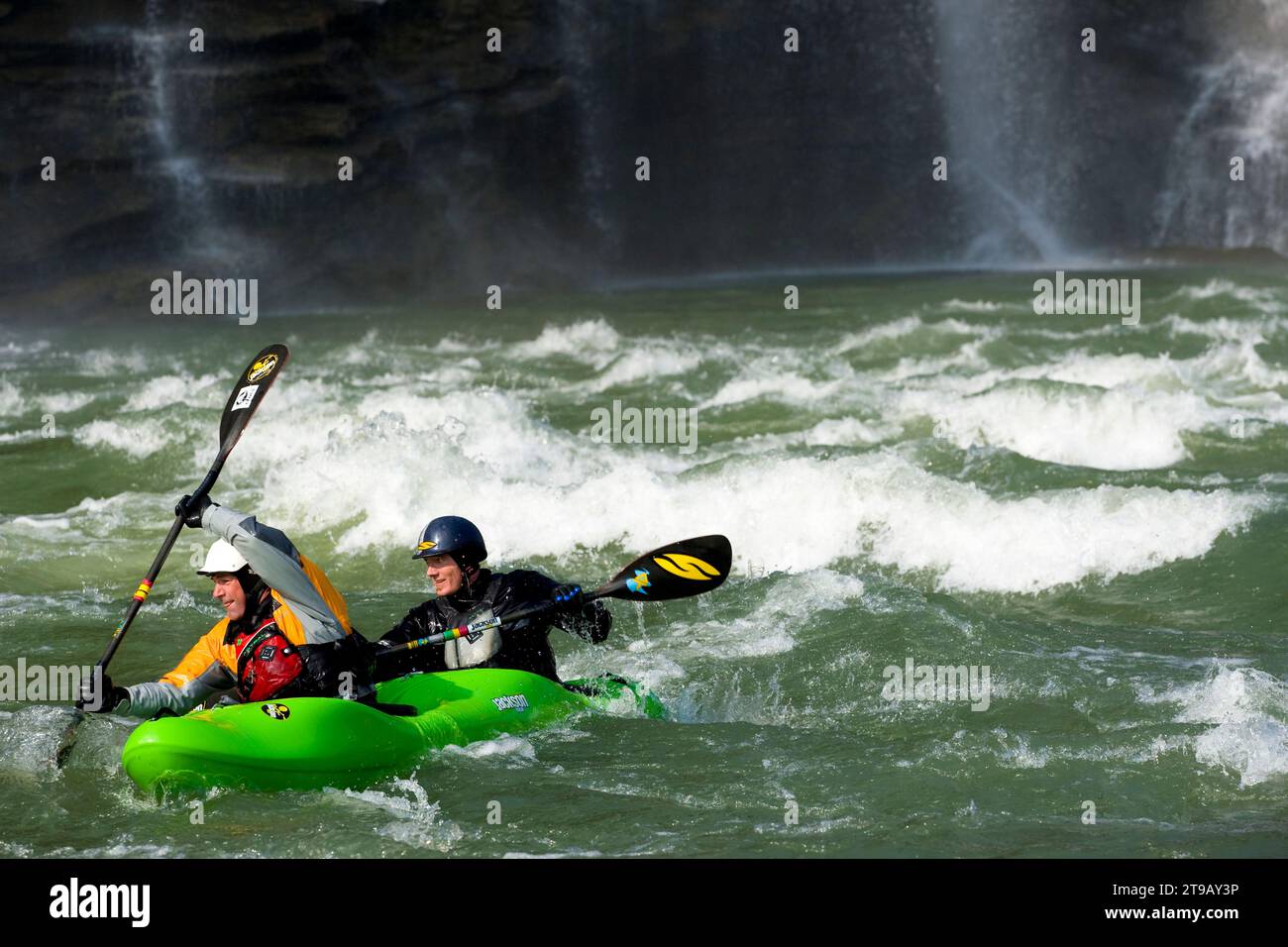 Two person kayak hi-res stock photography and images - Alamy