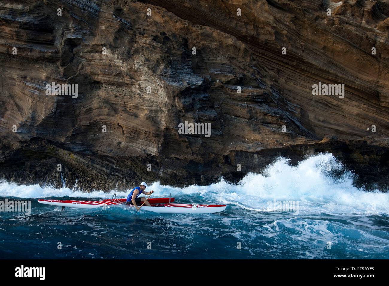 Man next to big rock hi-res stock photography and images - Alamy