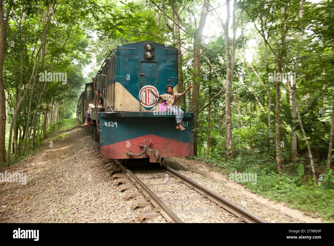 Train rider, Bangladesh Stock Photo - Alamy