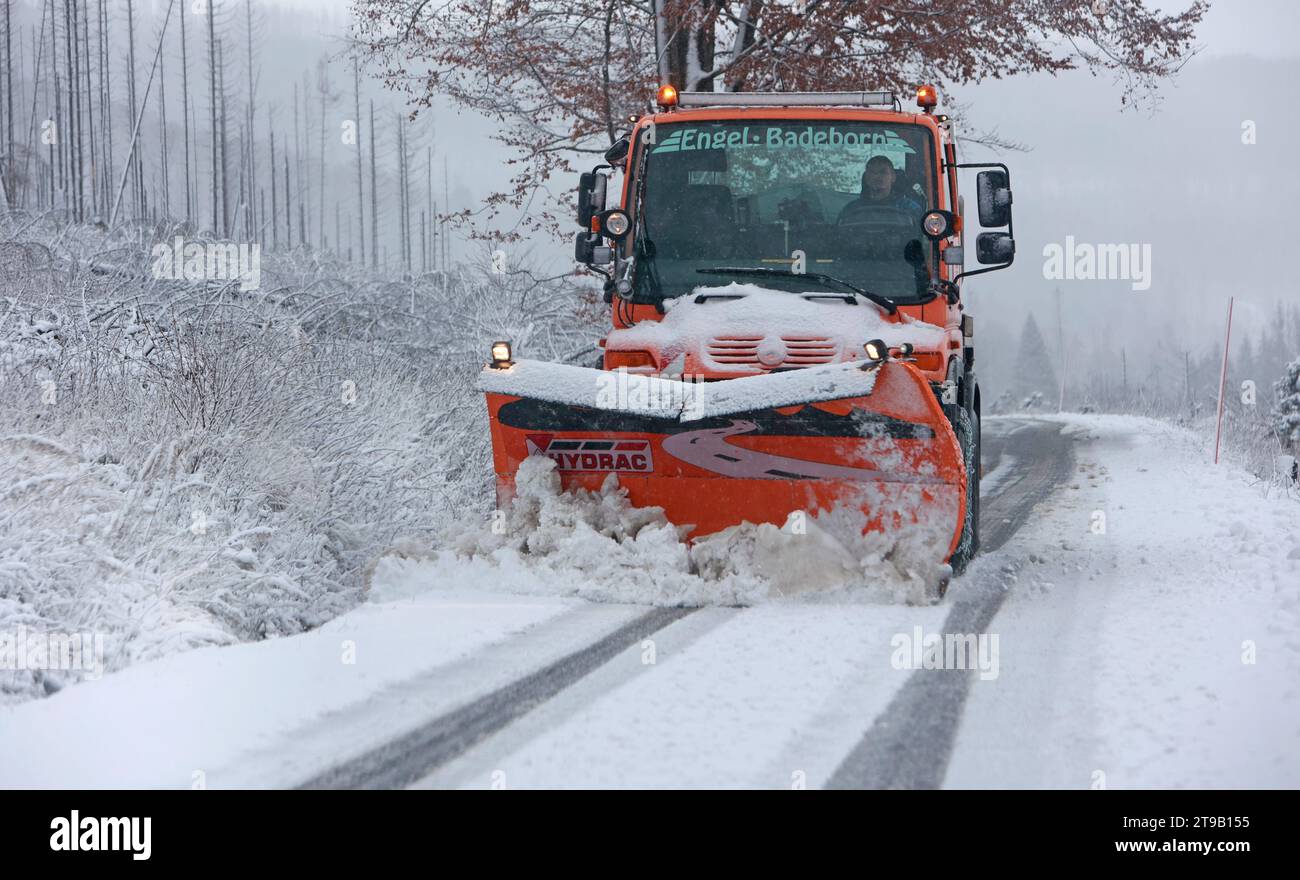 Schierke, Germany. 24th Nov, 2023. A winter road clearance vehicle ...