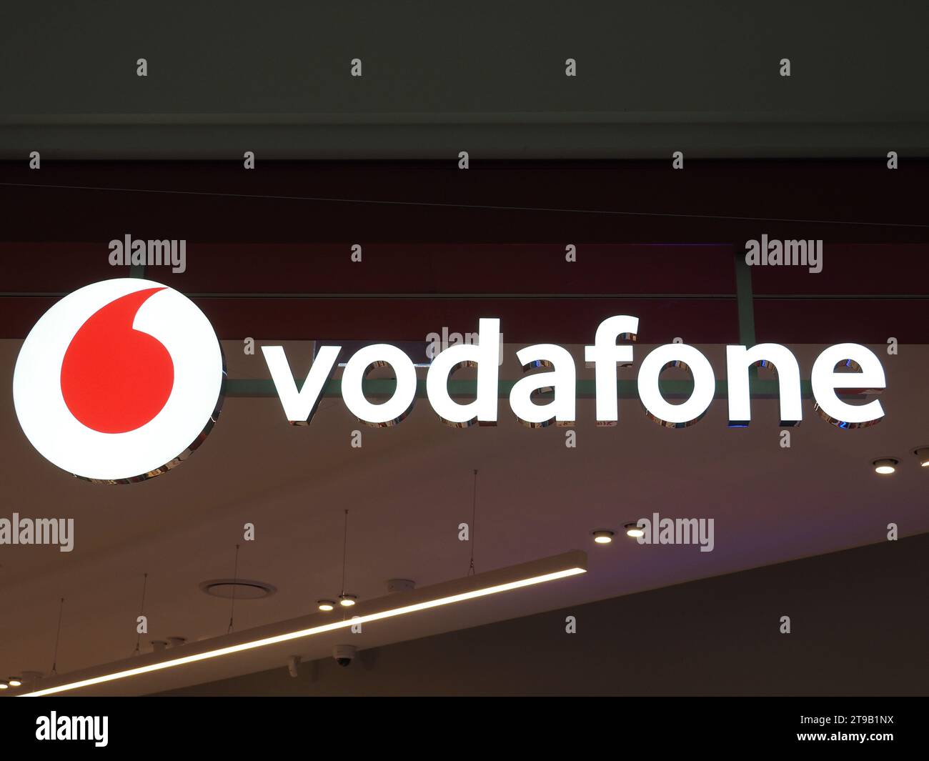 Australia, Canberra, 16 November 2023. Vodafone sign and logo Stock ...