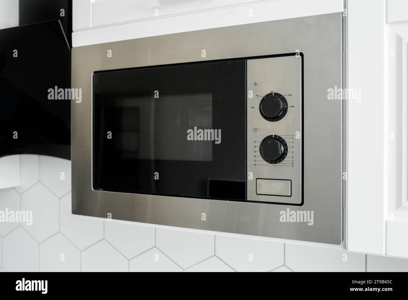 Metal in the microwave hi-res stock photography and images - Alamy