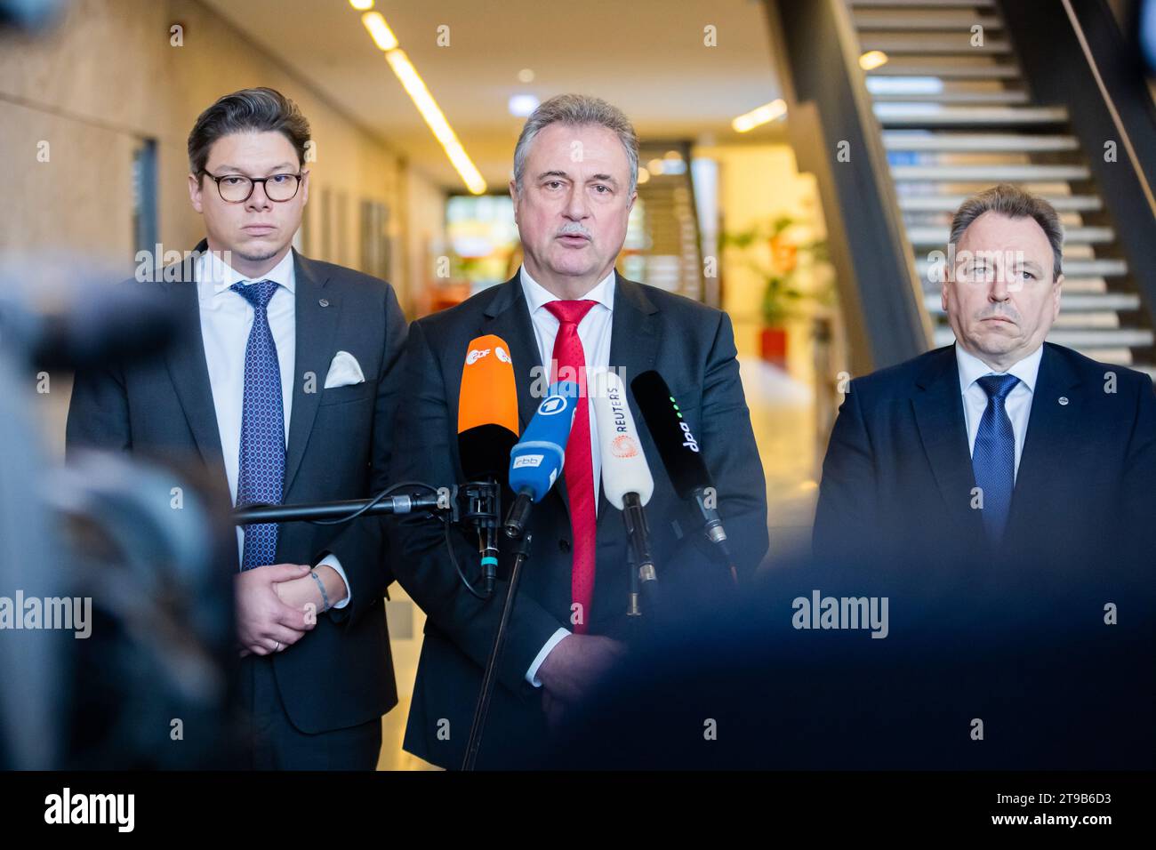 Berlin, Germany. 24th Nov, 2023. Claus Weselsky (M), Chairman of the ...