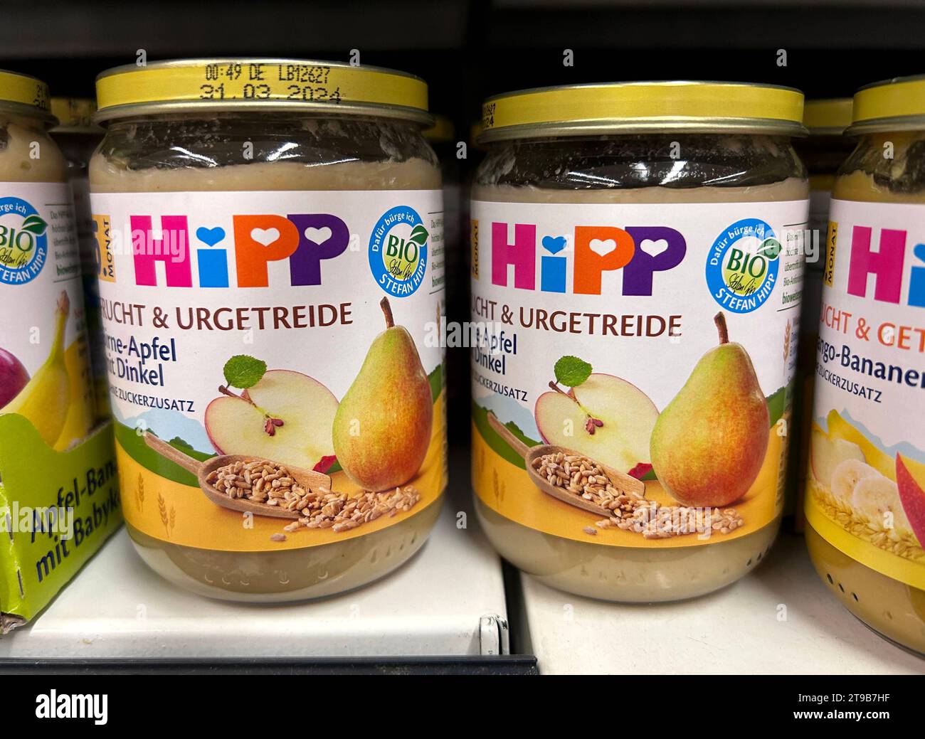 Bayern, Deutschland 24. November 2023: Hier der Blick auf Hipp ...